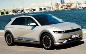 15 Electric Cars with Panoramic Sunroof (With Pictures) - Engine Patrol