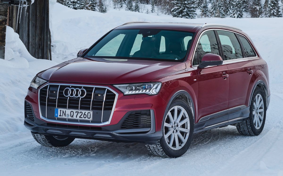 Audi Q7 in Snow & Winter Driving (Explained) - Engine Patrol