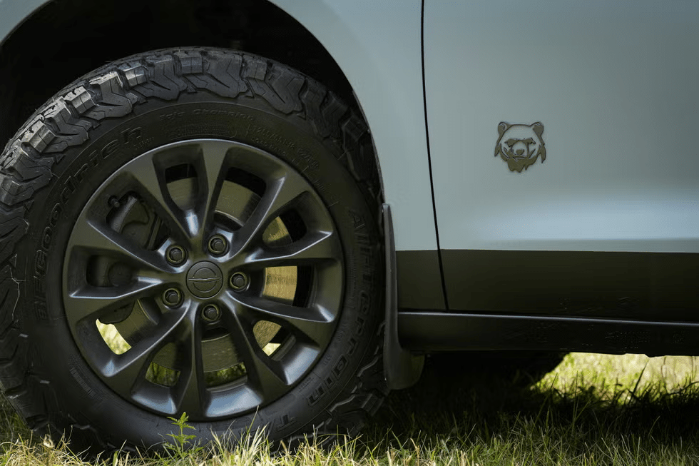 Adventure-Ready Chrysler Pacifica Grizzly Peak Concept Revealed ...